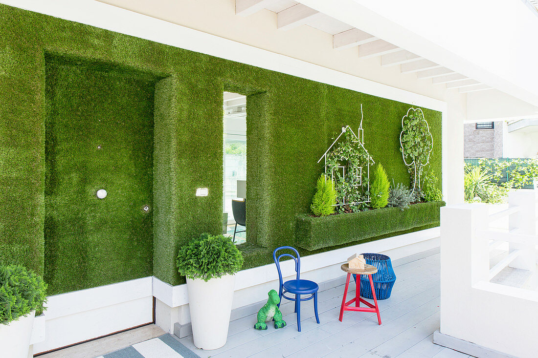 How to Fix Artificial Grass On Wall - Urban Farm Online